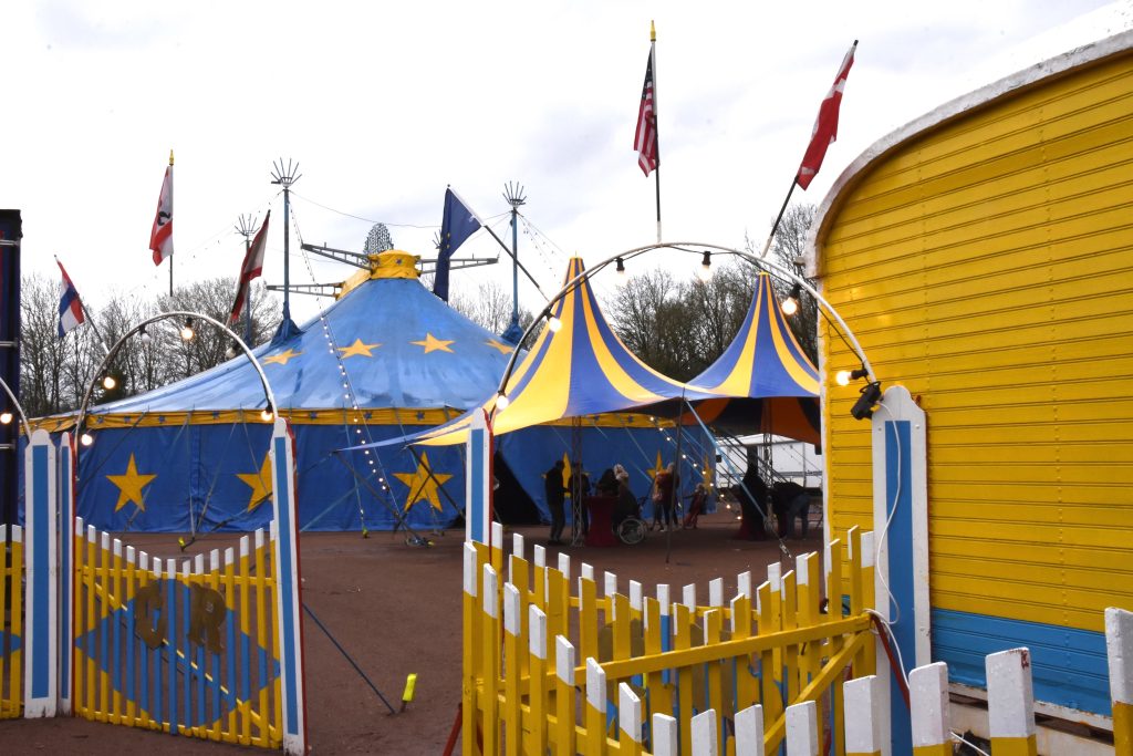 Op bezoek bij Circus Renz-Berlin - Circusweb