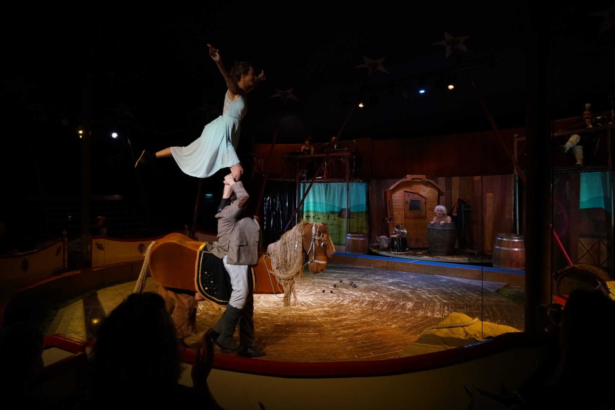 Recensie: Circus Zanzara laat je wegdromen - Circusweb.nl