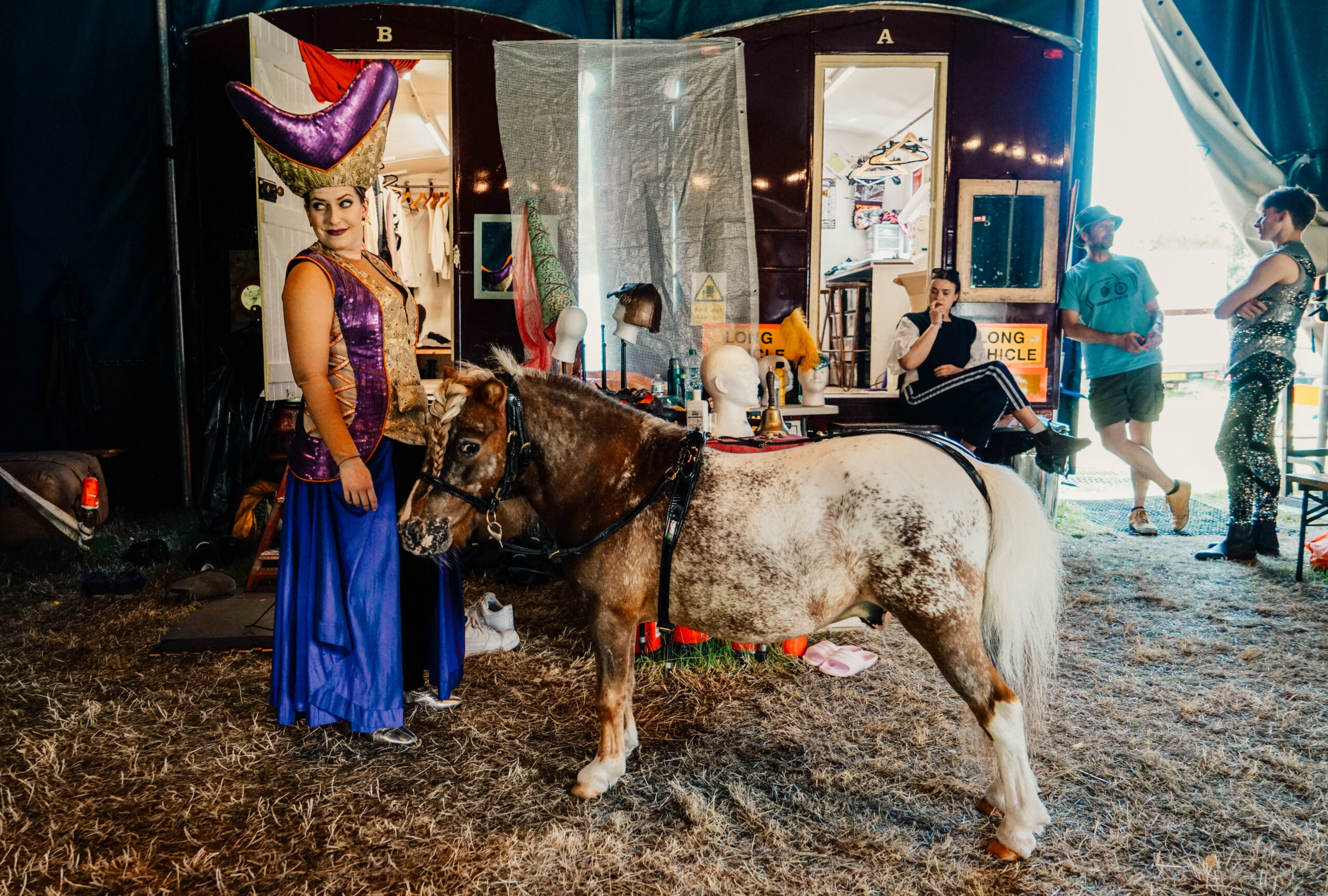 'De wereld is groot' | Interview met Latoya Donnert (Giffords Circus ...